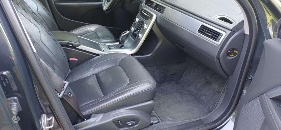 Black Volvo V70 2014 in Taurage, with an engine capacity of 1.98 L and mileage of 250 thousand km for 5400 €, photo 11 on AUTOMOTO.COM.LV