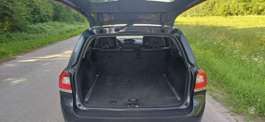 Black Volvo V70 2014 in Taurage, with an engine capacity of 1.98 L and mileage of 250 thousand km for 5400 €, photo 14 on AUTOMOTO.COM.LV