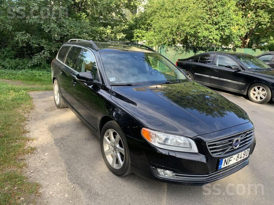 Black Volvo V70 2014 in Riga, with an engine capacity of 2.00 L and mileage of 330 thousand km for 3000 €, photo 1 on AUTOMOTO.COM.LV