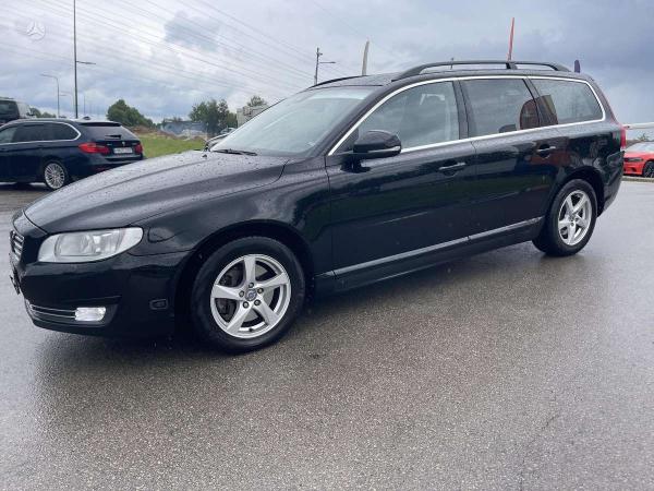 Melns Volvo V70 2014 Kauņa, ar dzinēja tilpumu 2.00 L un nobraukumu 21 tūkst. km par 6600 €, foto 3 vietnē AUTOMOTO.COM.LV
