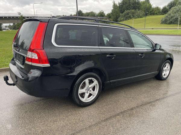 Melns Volvo V70 2014 Kauņa, ar dzinēja tilpumu 2.00 L un nobraukumu 21 tūkst. km par 6600 €, foto 9 vietnē AUTOMOTO.COM.LV