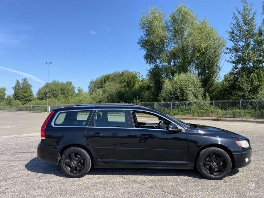 Melns Volvo V70 2014 Marijampole, ar dzinēja tilpumu 1.98 L un nobraukumu 311 tūkst. km par 5000 €, foto 7 vietnē AUTOMOTO.COM.LV