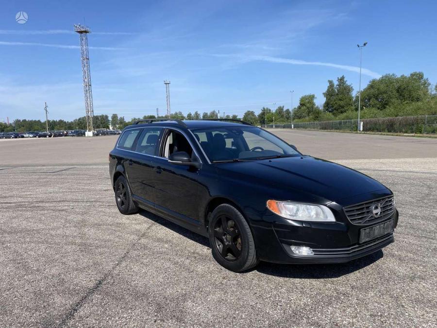 Melns Volvo V70 2014 Marijampole, ar dzinēja tilpumu 1.98 L un nobraukumu 311 tūkst. km par 5000 €, foto 8 vietnē AUTOMOTO.COM.LV