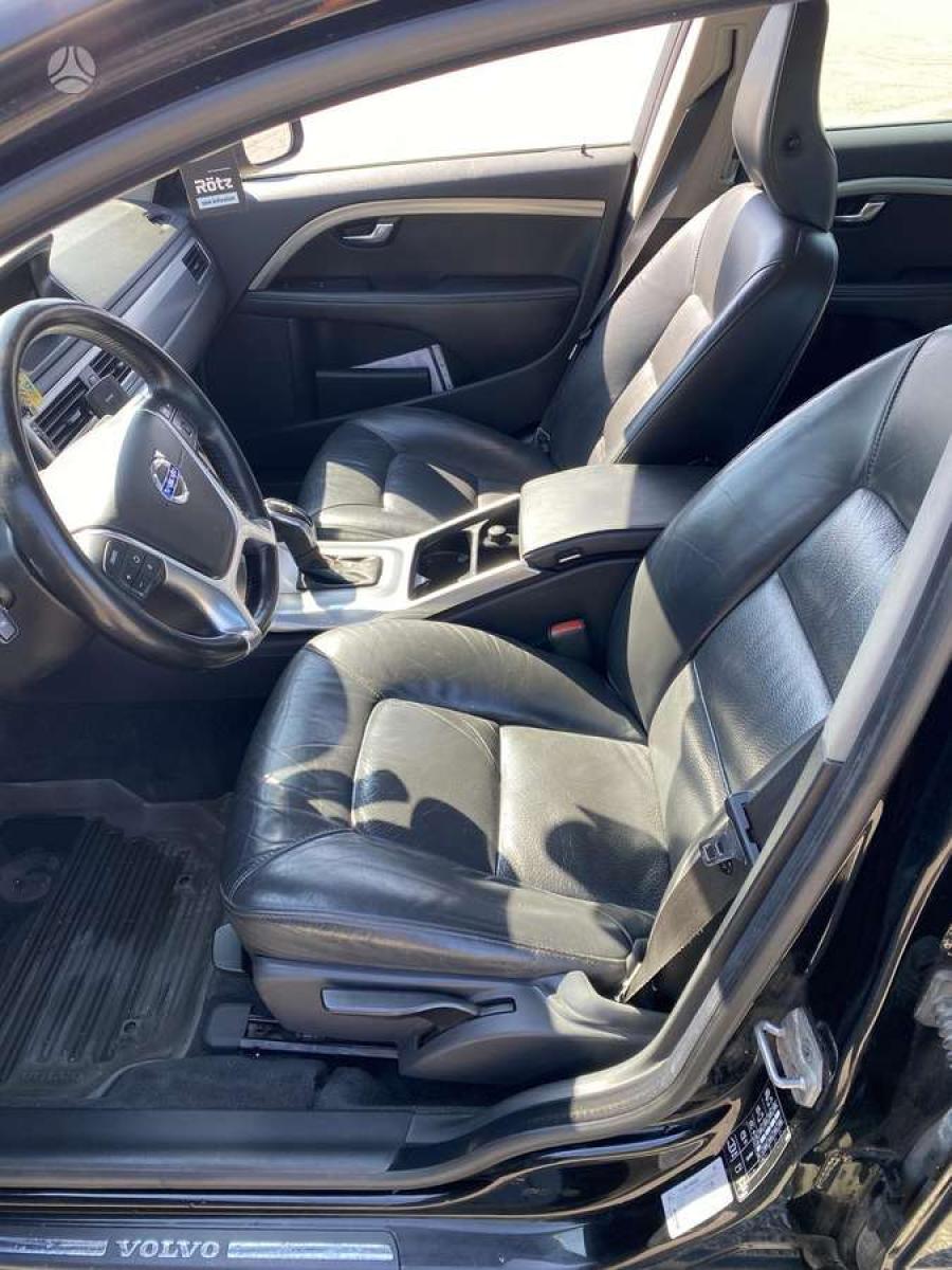 Melns Volvo V70 2014 Marijampole, ar dzinēja tilpumu 1.98 L un nobraukumu 311 tūkst. km par 5000 €, foto 11 vietnē AUTOMOTO.COM.LV