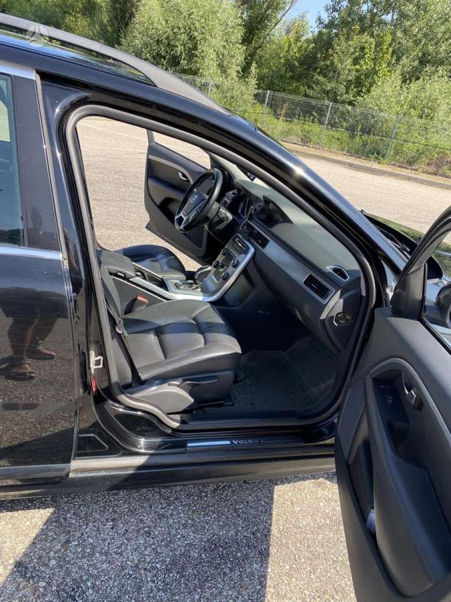 Melns Volvo V70 2014 Marijampole, ar dzinēja tilpumu 1.98 L un nobraukumu 311 tūkst. km par 5000 €, foto 20 vietnē AUTOMOTO.COM.LV
