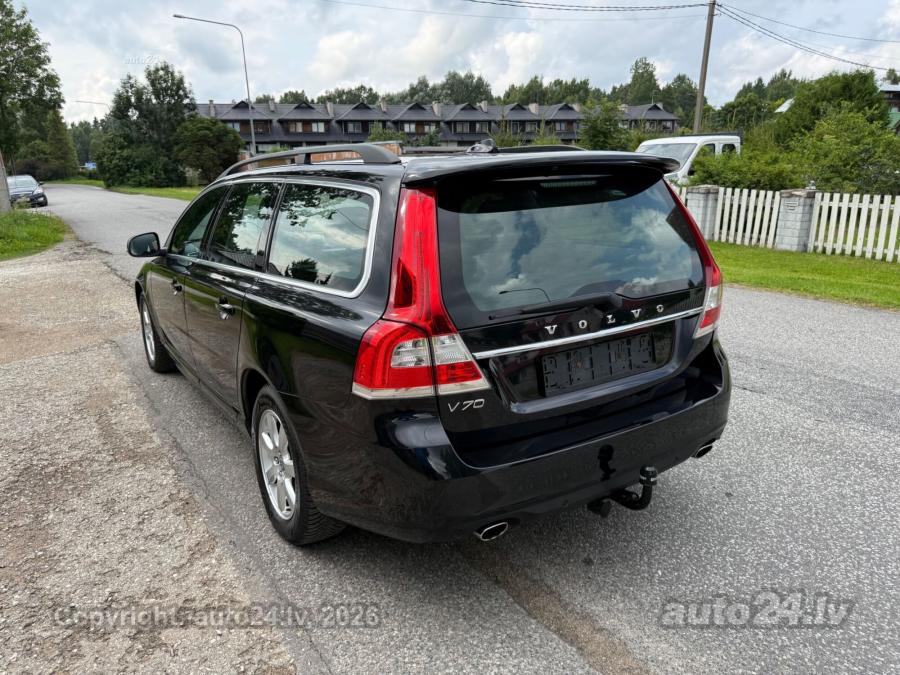 Black Volvo V70 2014 in Tallinn, with an engine capacity of 2.00 L and mileage of 279 thousand km for 7990 €, photo 3 on AUTOMOTO.COM.LV