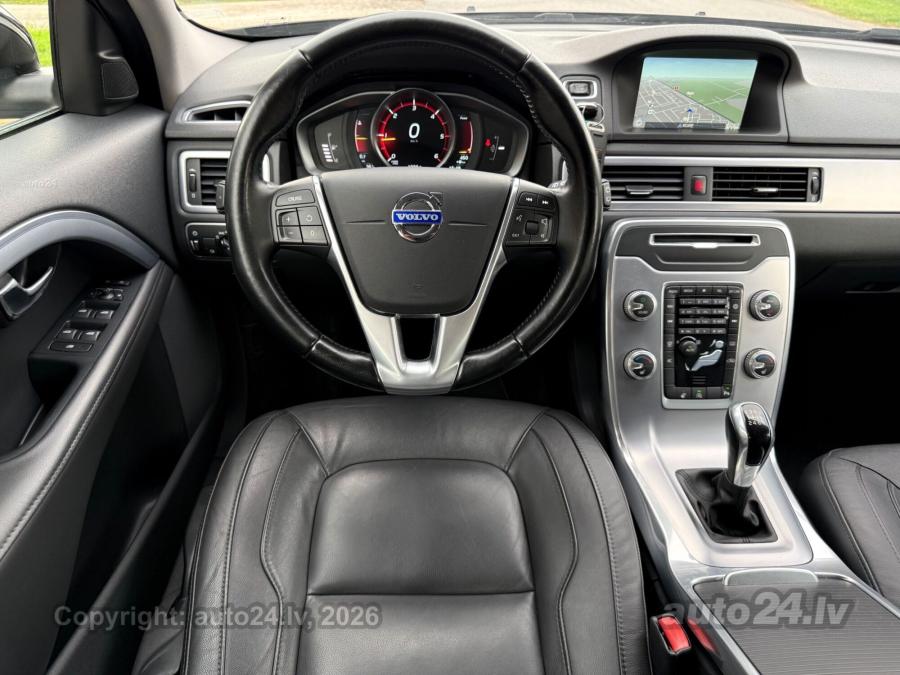 Black Volvo V70 2014 in Tallinn, with an engine capacity of 2.00 L and mileage of 279 thousand km for 7990 €, photo 5 on AUTOMOTO.COM.LV