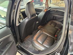 Melns Volvo V70 2014 Viļņa, ar dzinēja tilpumu 1.60 L un nobraukumu 301 tūkst. km par 5400 €, foto 7 vietnē AUTOMOTO.COM.LV