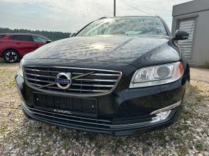 Black Volvo V70 2014 in Vilnius, with an engine capacity of 1.56 L and mileage of 216 thousand km for 8590 €, photo 4 on AUTOMOTO.COM.LV