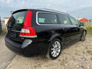 Black Volvo V70 2014 in Vilnius, with an engine capacity of 1.56 L and mileage of 216 thousand km for 8590 €, photo 11 on AUTOMOTO.COM.LV