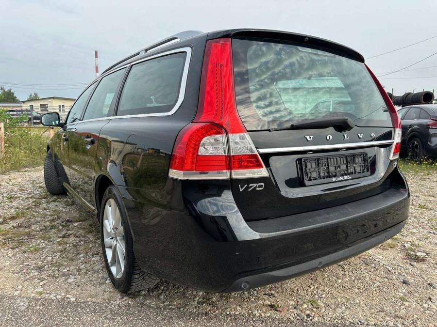 Black Volvo V70 2014 in Vilnius, with an engine capacity of 1.56 L and mileage of 216 thousand km for 8590 €, photo 12 on AUTOMOTO.COM.LV