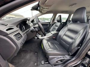 Black Volvo V70 2014 in Vilnius, with an engine capacity of 1.56 L and mileage of 216 thousand km for 8590 €, photo 15 on AUTOMOTO.COM.LV