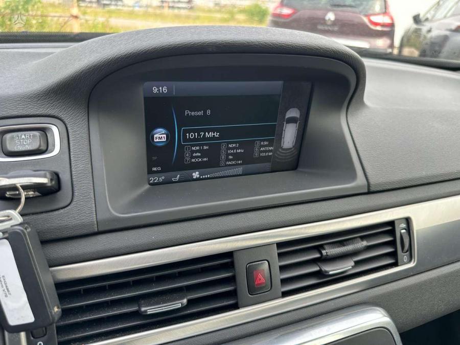 Black Volvo V70 2014 in Vilnius, with an engine capacity of 1.56 L and mileage of 216 thousand km for 8590 €, photo 21 on AUTOMOTO.COM.LV