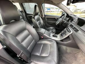 Black Volvo V70 2014 in Vilnius, with an engine capacity of 1.56 L and mileage of 216 thousand km for 8590 €, photo 29 on AUTOMOTO.COM.LV