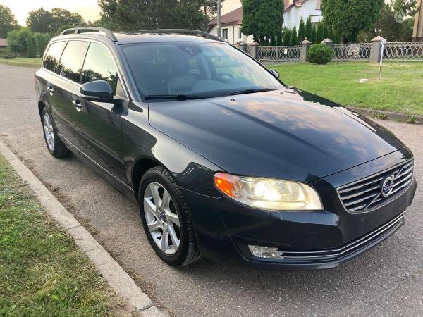 Black Volvo V70 2014 in Kaunas, with an engine capacity of 1.98 L and mileage of 240 thousand km for 8100 €, photo 4 on AUTOMOTO.COM.LV