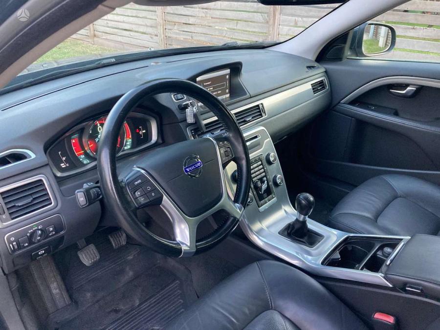 Melns Volvo V70 2014 Kauņa, ar dzinēja tilpumu 1.98 L un nobraukumu 240 tūkst. km par 8100 €, foto 13 vietnē AUTOMOTO.COM.LV