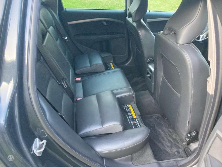 Melns Volvo V70 2014 Kauņa, ar dzinēja tilpumu 1.98 L un nobraukumu 240 tūkst. km par 8100 €, foto 18 vietnē AUTOMOTO.COM.LV