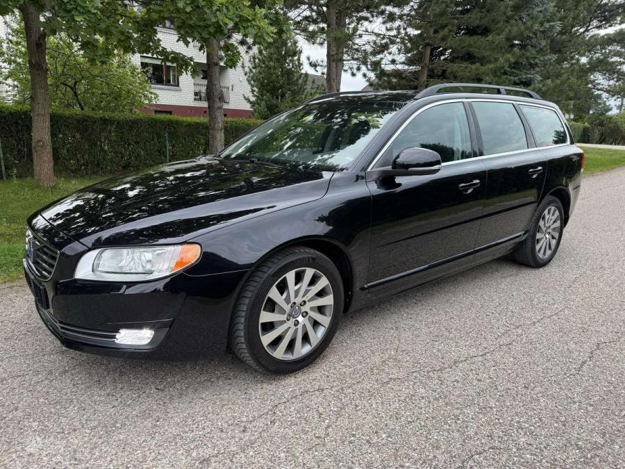 Melns Volvo V70 2014 Alīta, ar dzinēja tilpumu 1.60 L un nobraukumu 304 tūkst. km par 5350 €, foto 6 vietnē AUTOMOTO.COM.LV