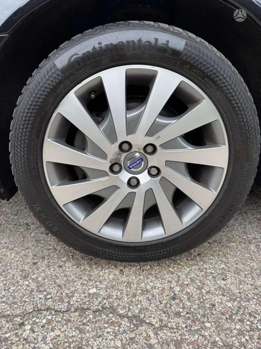 Melns Volvo V70 2014 Alīta, ar dzinēja tilpumu 1.60 L un nobraukumu 304 tūkst. km par 5350 €, foto 7 vietnē AUTOMOTO.COM.LV