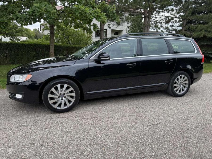 Melns Volvo V70 2014 Alīta, ar dzinēja tilpumu 1.60 L un nobraukumu 304 tūkst. km par 5350 €, foto 8 vietnē AUTOMOTO.COM.LV
