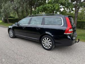 Melns Volvo V70 2014 Alīta, ar dzinēja tilpumu 1.60 L un nobraukumu 304 tūkst. km par 5350 €, foto 9 vietnē AUTOMOTO.COM.LV
