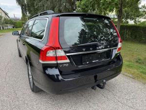 Melns Volvo V70 2014 Alīta, ar dzinēja tilpumu 1.60 L un nobraukumu 304 tūkst. km par 5350 €, foto 10 vietnē AUTOMOTO.COM.LV