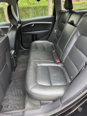 Melns Volvo V70 2014 Alīta, ar dzinēja tilpumu 1.60 L un nobraukumu 304 tūkst. km par 5350 €, foto 19 vietnē AUTOMOTO.COM.LV