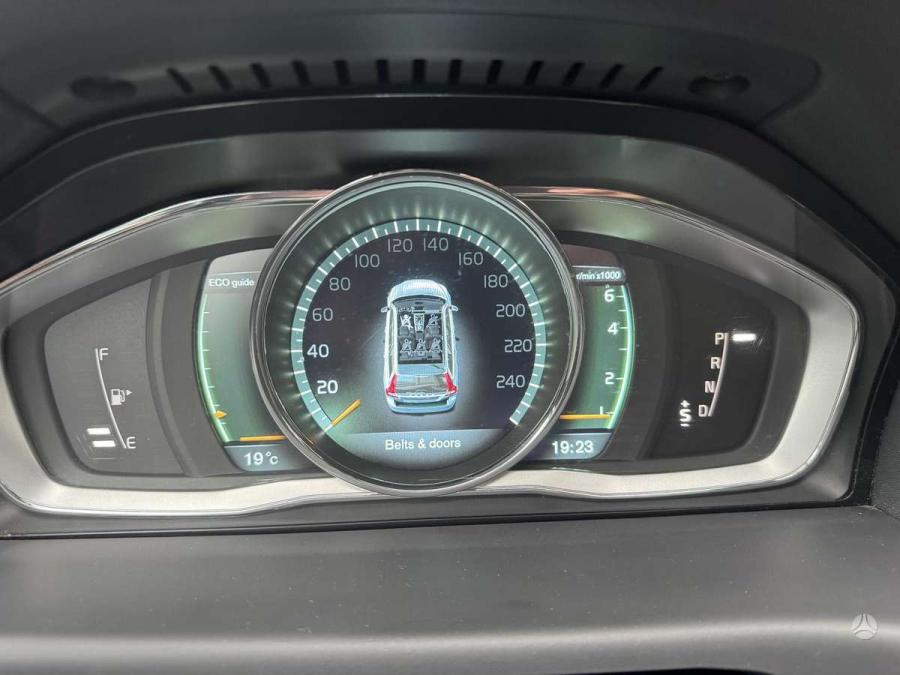 Melns Volvo V70 2014 Alīta, ar dzinēja tilpumu 1.60 L un nobraukumu 304 tūkst. km par 5350 €, foto 31 vietnē AUTOMOTO.COM.LV