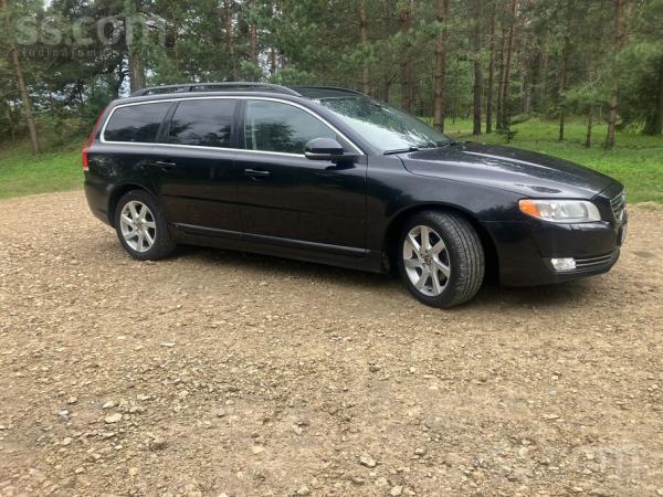 Black Volvo V70 2014 in Jekabpils, with an engine capacity of 2.00 L and mileage of 396 thousand km for 4650 €, photo 4 on AUTOMOTO.COM.LV