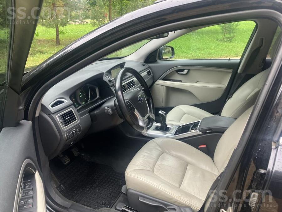 Melns Volvo V70 2014 Jēkabpils, ar dzinēja tilpumu 2.00 L un nobraukumu 396 tūkst. km par 4650 €, foto 10 vietnē AUTOMOTO.COM.LV