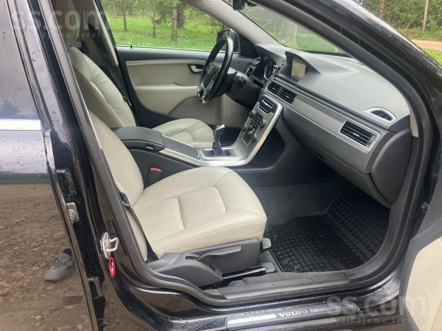 Melns Volvo V70 2014 Jēkabpils, ar dzinēja tilpumu 2.00 L un nobraukumu 396 tūkst. km par 4650 €, foto 11 vietnē AUTOMOTO.COM.LV