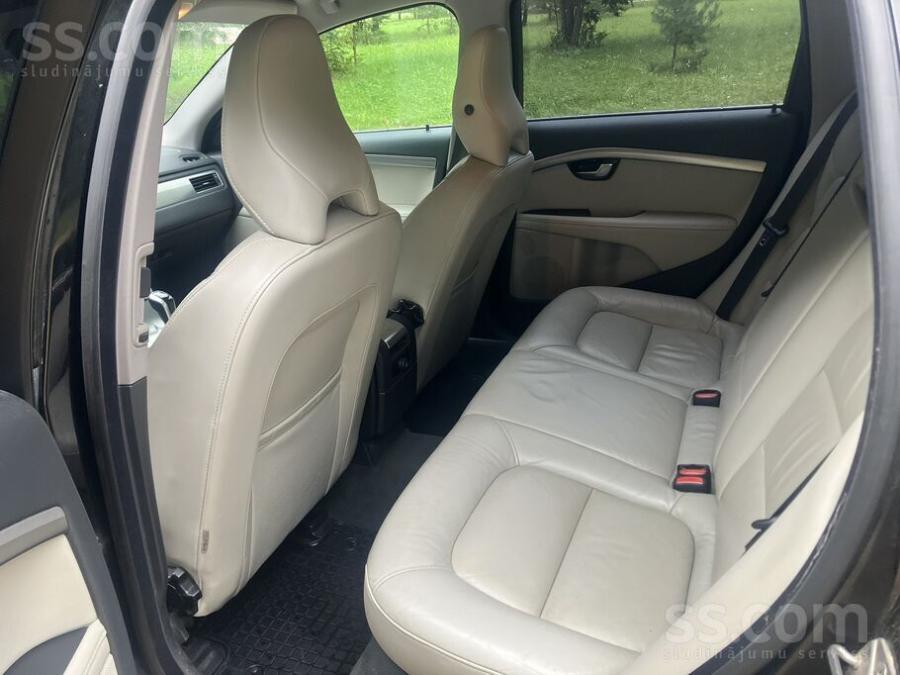 Melns Volvo V70 2014 Jēkabpils, ar dzinēja tilpumu 2.00 L un nobraukumu 396 tūkst. km par 4650 €, foto 12 vietnē AUTOMOTO.COM.LV