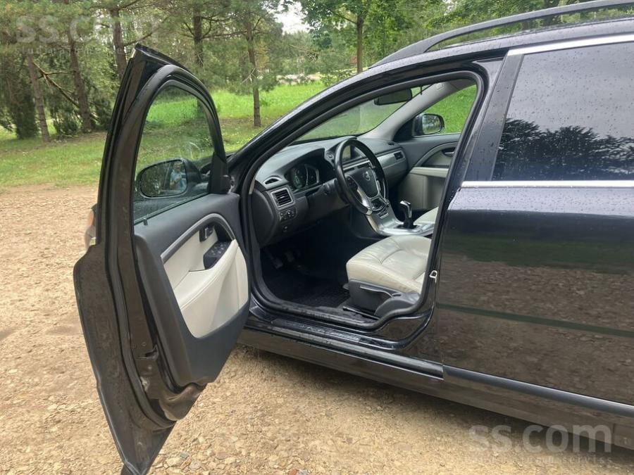 Melns Volvo V70 2014 Jēkabpils, ar dzinēja tilpumu 2.00 L un nobraukumu 396 tūkst. km par 4650 €, foto 15 vietnē AUTOMOTO.COM.LV
