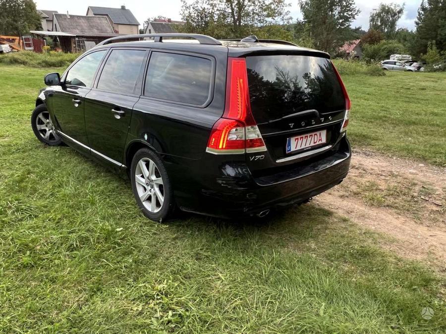 Melns Volvo V70 2014 Ignalina, ar dzinēja tilpumu 1.97 L un nobraukumu 316 tūkst. km par 3800 €, foto 4 vietnē AUTOMOTO.COM.LV