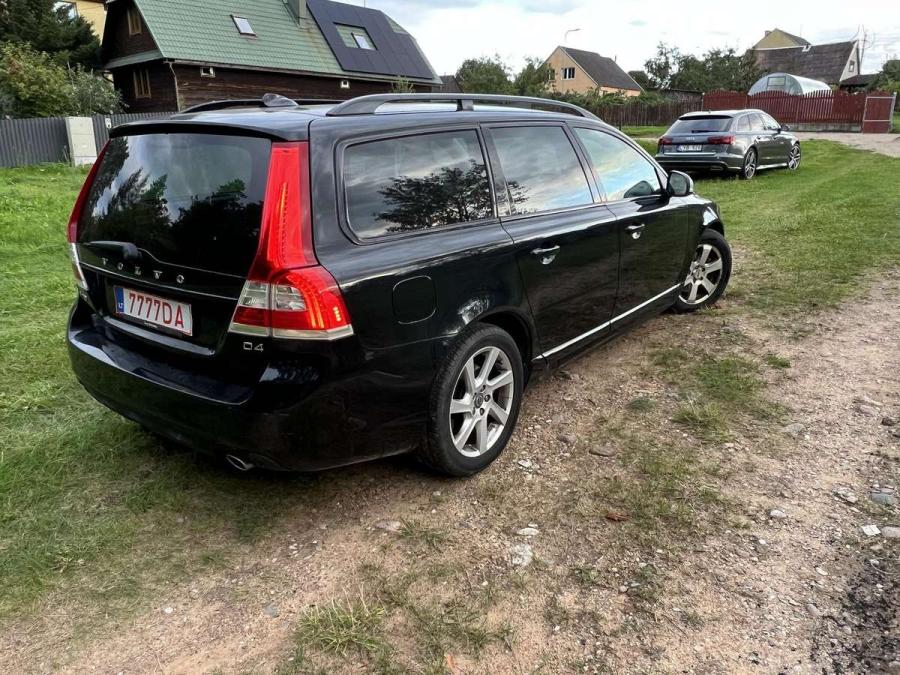 Melns Volvo V70 2014 Ignalina, ar dzinēja tilpumu 1.97 L un nobraukumu 316 tūkst. km par 3800 €, foto 5 vietnē AUTOMOTO.COM.LV