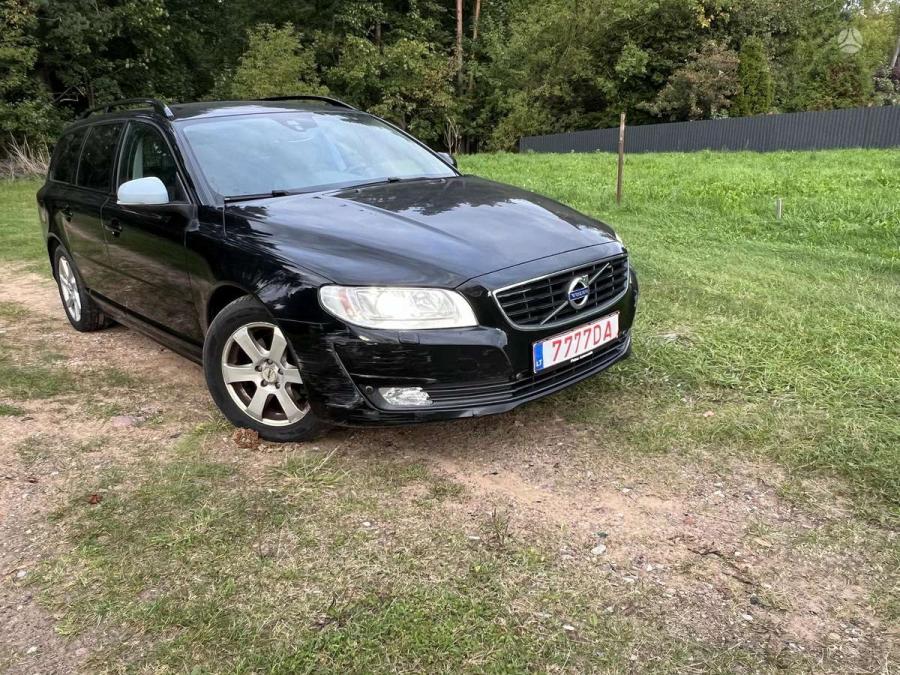 Melns Volvo V70 2014 Ignalina, ar dzinēja tilpumu 1.97 L un nobraukumu 316 tūkst. km par 3800 €, foto 3 vietnē AUTOMOTO.COM.LV