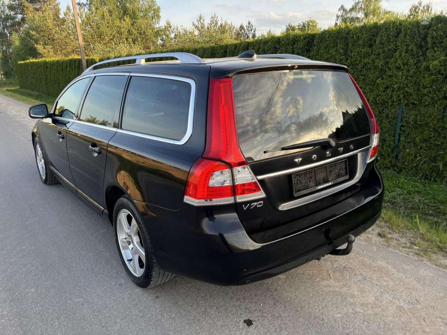 Melns Volvo V70 2014 Prienai, ar dzinēja tilpumu 1.98 L un nobraukumu 285 tūkst. km par 7250 €, foto 5 vietnē AUTOMOTO.COM.LV