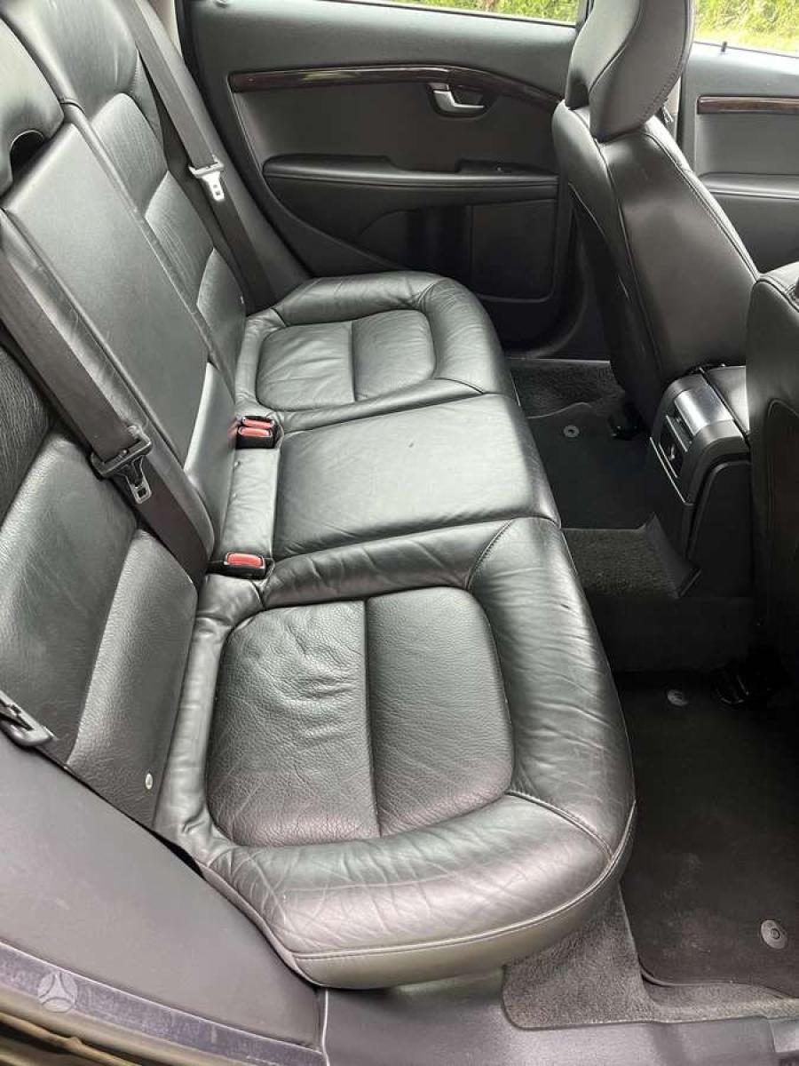 Melns Volvo V70 2014 Prienai, ar dzinēja tilpumu 1.98 L un nobraukumu 285 tūkst. km par 7250 €, foto 13 vietnē AUTOMOTO.COM.LV