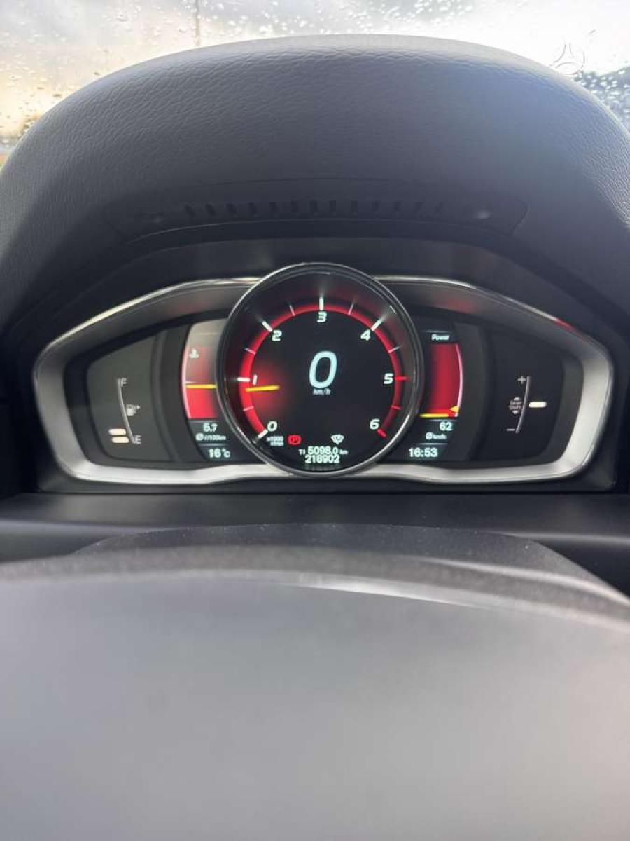 Black Volvo V70 2014 in Jonava, with an engine capacity of 1.97 L and mileage of 219 thousand km for 7150 €, photo 9 on AUTOMOTO.COM.LV