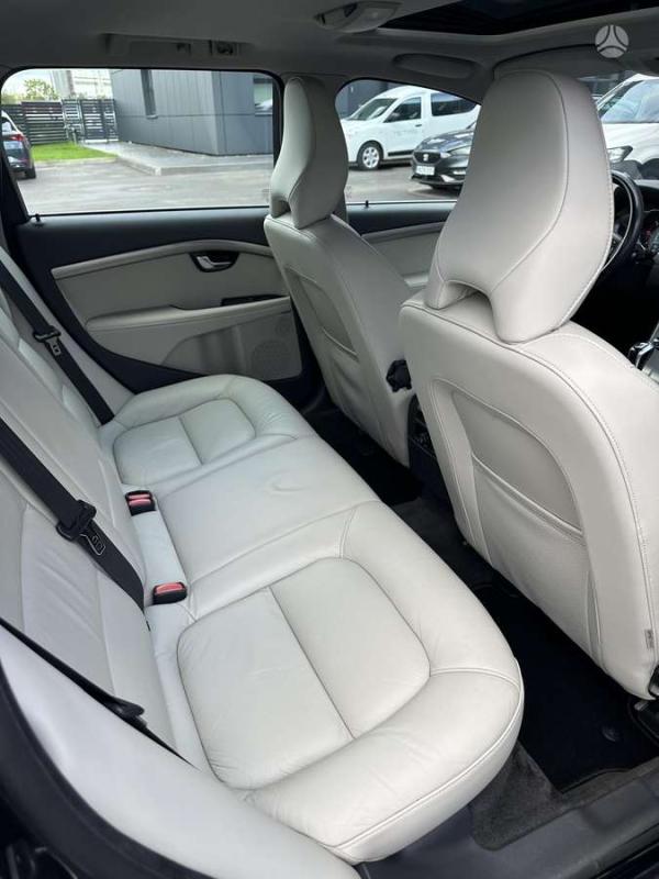 Melns Volvo V70 2014 Jonava, ar dzinēja tilpumu 1.97 L un nobraukumu 219 tūkst. km par 7150 €, foto 11 vietnē AUTOMOTO.COM.LV