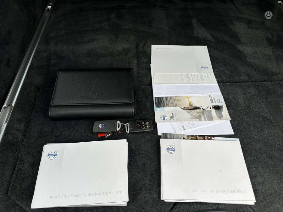 Black Volvo V70 2014 in Jonava, with an engine capacity of 1.97 L and mileage of 219 thousand km for 7150 €, photo 20 on AUTOMOTO.COM.LV