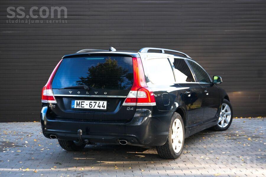 Melns Volvo V70 2014 Rīga, ar dzinēja tilpumu 2.00 L un nobraukumu 396 tūkst. km par 5290 €, foto 4 vietnē AUTOMOTO.COM.LV