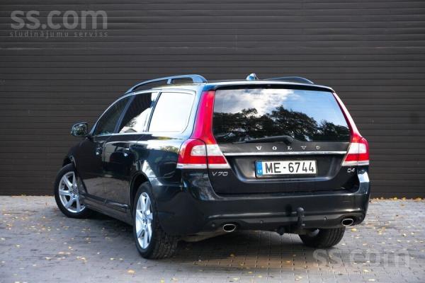 Black Volvo V70 2014 in Riga, with an engine capacity of 2.00 L and mileage of 396 thousand km for 5290 €, photo 5 on AUTOMOTO.COM.LV