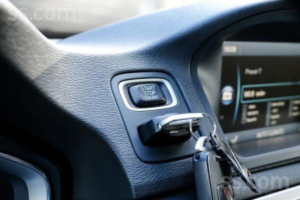 Black Volvo V70 2014 in Riga, with an engine capacity of 2.00 L and mileage of 396 thousand km for 5290 €, photo 9 on AUTOMOTO.COM.LV
