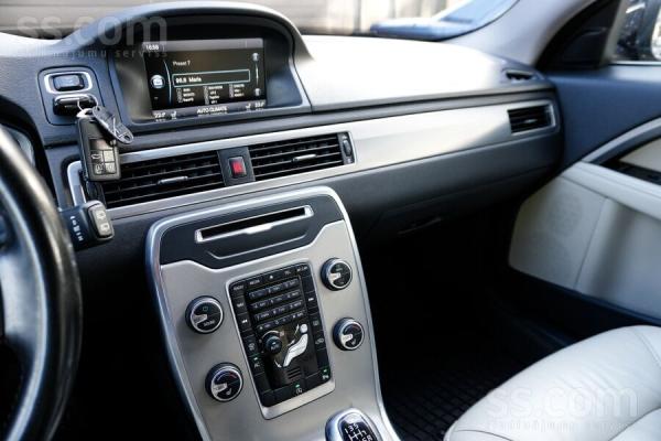 Black Volvo V70 2014 in Riga, with an engine capacity of 2.00 L and mileage of 396 thousand km for 5290 €, photo 11 on AUTOMOTO.COM.LV