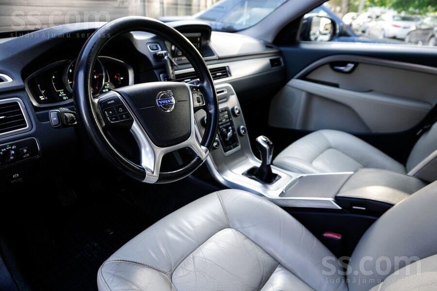 Melns Volvo V70 2014 Rīga, ar dzinēja tilpumu 2.00 L un nobraukumu 396 tūkst. km par 5290 €, foto 12 vietnē AUTOMOTO.COM.LV