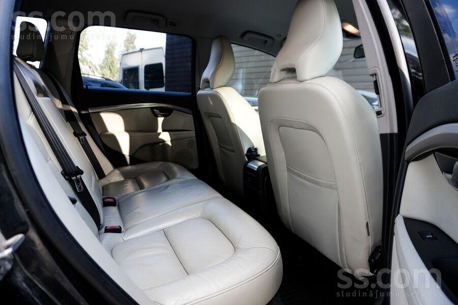 Melns Volvo V70 2014 Rīga, ar dzinēja tilpumu 2.00 L un nobraukumu 396 tūkst. km par 5290 €, foto 19 vietnē AUTOMOTO.COM.LV