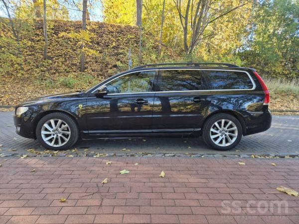 Melns Volvo V70 2014 Bauska, ar dzinēja tilpumu 2.00 L un nobraukumu 322 tūkst. km par 7790 €, foto 3 vietnē AUTOMOTO.COM.LV