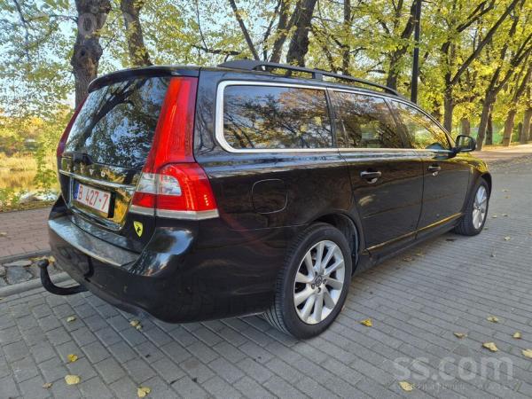 Melns Volvo V70 2014 Bauska, ar dzinēja tilpumu 2.00 L un nobraukumu 322 tūkst. km par 7790 €, foto 6 vietnē AUTOMOTO.COM.LV