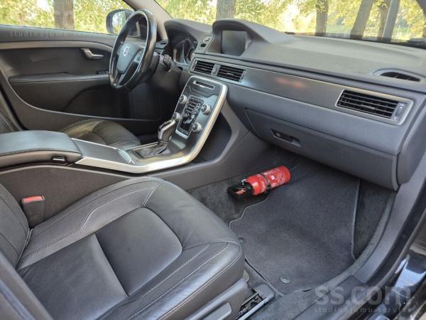 Melns Volvo V70 2014 Bauska, ar dzinēja tilpumu 2.00 L un nobraukumu 322 tūkst. km par 7790 €, foto 9 vietnē AUTOMOTO.COM.LV